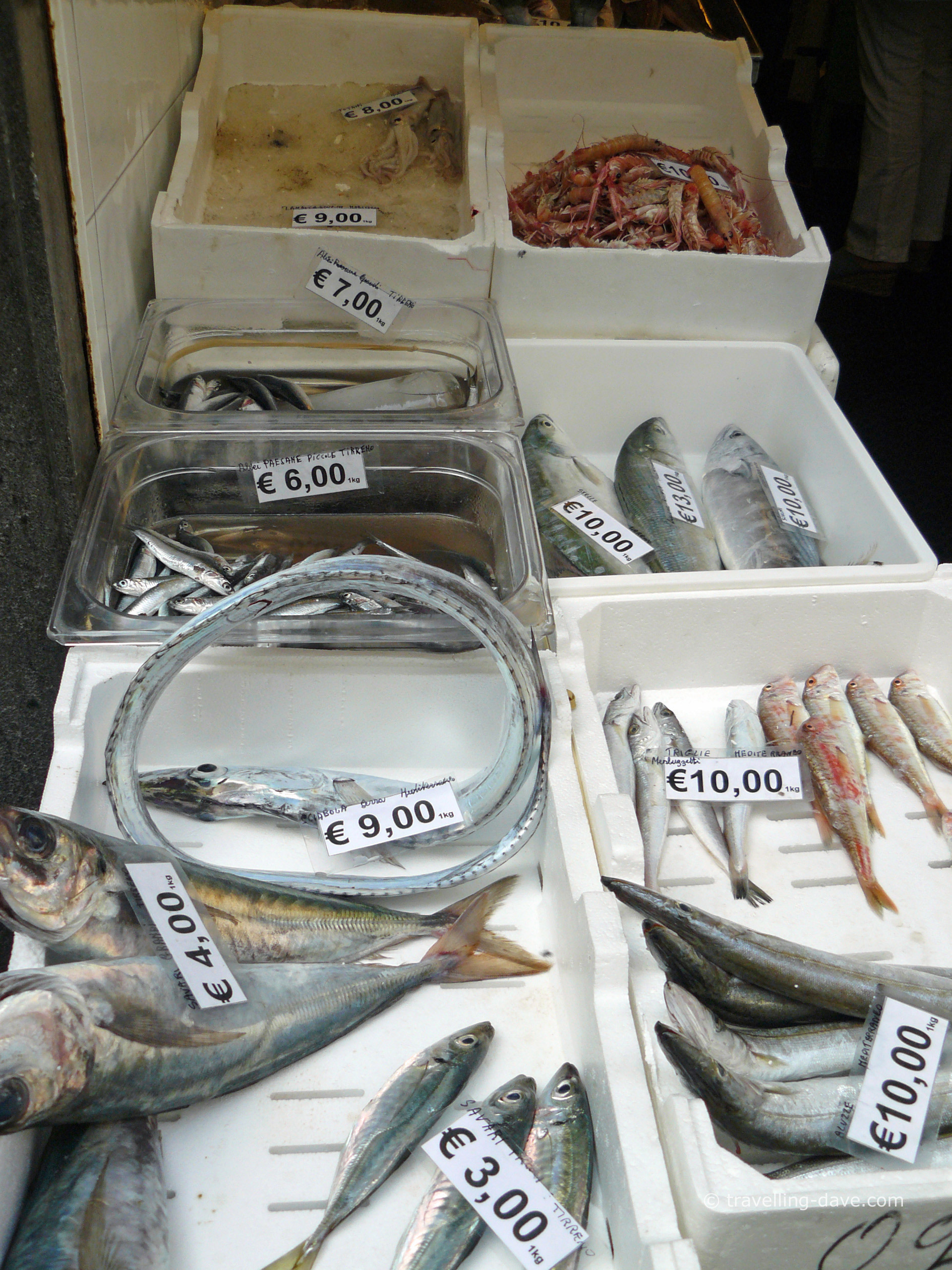 Fresh fish for sale in Amalfi, Italy | TRAVELLING DAVE