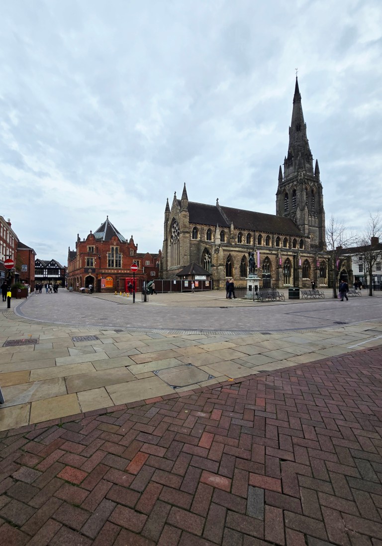 Lichfield, a beautiful cathedral city – TRAVELLING DAVE